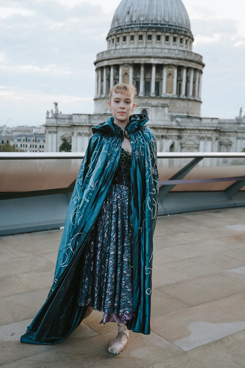 Spectacular cloak! Hire only – Just Ballet
